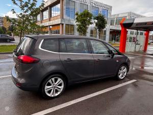 Grey Opel Zafira Tourer 2014 in Siauliai, with an engine capacity of 1.96 L and mileage of 310 thousand km for 5950 €, photo 3 on AUTOMOTO.COM.LV
