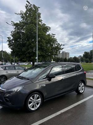 Grey Opel Zafira Tourer 2014 in Siauliai, with an engine capacity of 1.96 L and mileage of 310 thousand km for 5950 €, photo 10 on AUTOMOTO.COM.LV