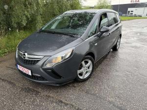 Grey Opel Zafira Tourer 2014 in Ukmerge, with an engine capacity of 1.60 L and mileage of 290 thousand km for 4500 €, photo 5 on AUTOMOTO.COM.LV