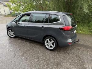 Grey Opel Zafira Tourer 2014 in Ukmerge, with an engine capacity of 1.60 L and mileage of 290 thousand km for 4500 €, photo 7 on AUTOMOTO.COM.LV