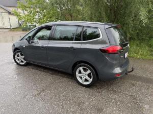 Grey Opel Zafira Tourer 2014 in Ukmerge, with an engine capacity of 1.60 L and mileage of 290 thousand km for 4500 €, photo 8 on AUTOMOTO.COM.LV