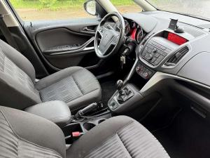 Grey Opel Zafira Tourer 2014 in Ukmerge, with an engine capacity of 1.60 L and mileage of 290 thousand km for 4500 €, photo 11 on AUTOMOTO.COM.LV