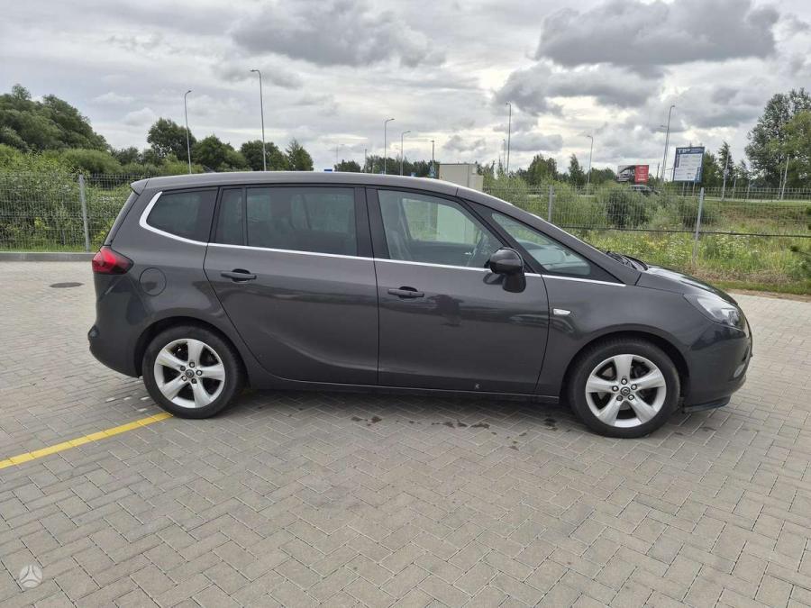 Pelēks Opel Zafira Tourer 2014 Tauragė, ar dzinēja tilpumu 1.60 L un nobraukumu 199 tūkst. km par 3900 €, foto 5 vietnē AUTOMOTO.COM.LV