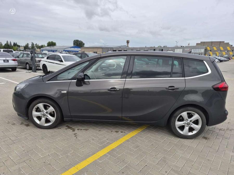 Pelēks Opel Zafira Tourer 2014 Tauragė, ar dzinēja tilpumu 1.60 L un nobraukumu 199 tūkst. km par 3900 €, foto 6 vietnē AUTOMOTO.COM.LV