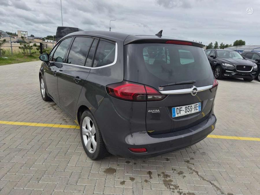 Pelēks Opel Zafira Tourer 2014 Tauragė, ar dzinēja tilpumu 1.60 L un nobraukumu 199 tūkst. km par 3900 €, foto 8 vietnē AUTOMOTO.COM.LV