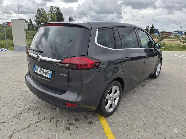 Pelēks Opel Zafira Tourer 2014 Tauragė, ar dzinēja tilpumu 1.60 L un nobraukumu 199 tūkst. km par 3900 €, foto 8 vietnē AUTOMOTO.COM.LV