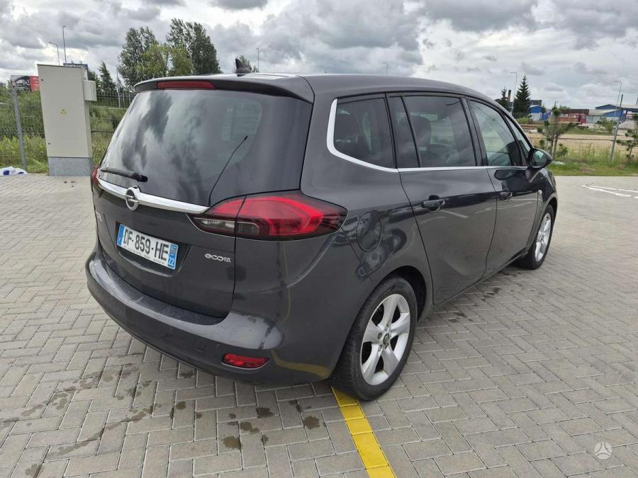 Pelēks Opel Zafira Tourer 2014 Tauragė, ar dzinēja tilpumu 1.60 L un nobraukumu 199 tūkst. km par 3900 €, foto 9 vietnē AUTOMOTO.COM.LV