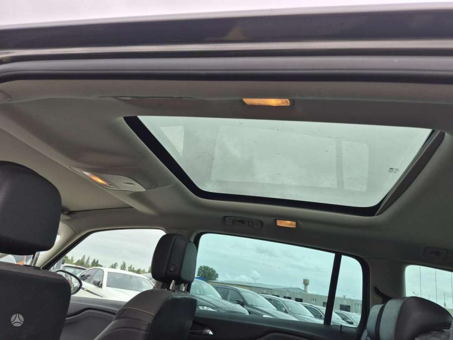 Pelēks Opel Zafira Tourer 2014 Tauragė, ar dzinēja tilpumu 1.60 L un nobraukumu 199 tūkst. km par 3900 €, foto 12 vietnē AUTOMOTO.COM.LV