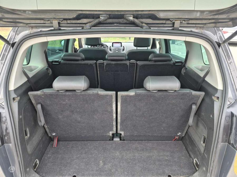 Pelēks Opel Zafira Tourer 2014 Tauragė, ar dzinēja tilpumu 1.60 L un nobraukumu 199 tūkst. km par 3900 €, foto 15 vietnē AUTOMOTO.COM.LV