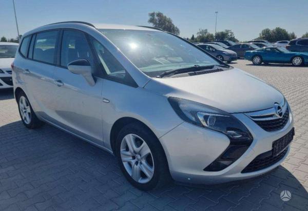 Grey Opel Zafira Tourer 2014 in Marijampole, with an engine capacity of 1.36 L and mileage of 222 thousand km for 4750 €, photo 1 on AUTOMOTO.COM.LV