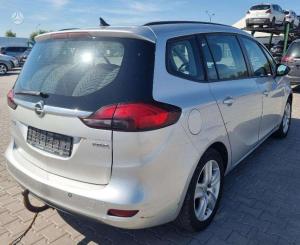 Grey Opel Zafira Tourer 2014 in Marijampole, with an engine capacity of 1.36 L and mileage of 222 thousand km for 4750 €, photo 4 on AUTOMOTO.COM.LV