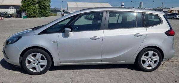 Grey Opel Zafira Tourer 2014 in Marijampole, with an engine capacity of 1.36 L and mileage of 222 thousand km for 4750 €, photo 6 on AUTOMOTO.COM.LV