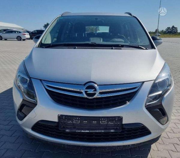 Grey Opel Zafira Tourer 2014 in Marijampole, with an engine capacity of 1.36 L and mileage of 222 thousand km for 4750 €, photo 7 on AUTOMOTO.COM.LV