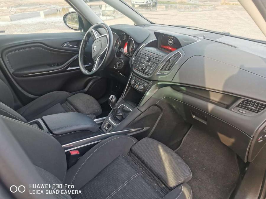 Pelēks Opel Zafira Tourer 2015 Prienai, ar dzinēja tilpumu 1.60 L un nobraukumu 286 tūkst. km par 5799 €, foto 4 vietnē AUTOMOTO.COM.LV