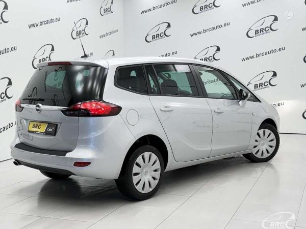 Grey Opel Zafira Tourer 2015 in Vilnius, with an engine capacity of 1.96 L and mileage of 211 thousand km for 7500 €, photo 3 on AUTOMOTO.COM.LV