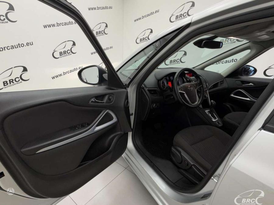 Pelēks Opel Zafira Tourer 2015 Viļņa, ar dzinēja tilpumu 1.96 L un nobraukumu 211 tūkst. km par 7500 €, foto 19 vietnē AUTOMOTO.COM.LV