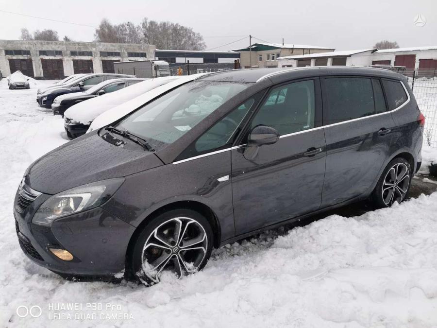 Серый Опель Zafira Tourer 2015 в Пренай, объемом двигателя 1.60 л и пробегом 290 тыс. км за 5799 €, фото 1 на AUTOMOTO.COM.LV