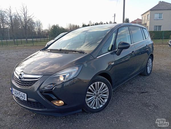 Grey Opel Zafira Tourer 2015 in Sakiai, with an engine capacity of 1.60 L and mileage of 241 thousand km for 5500 €, photo 1 on AUTOMOTO.COM.LV