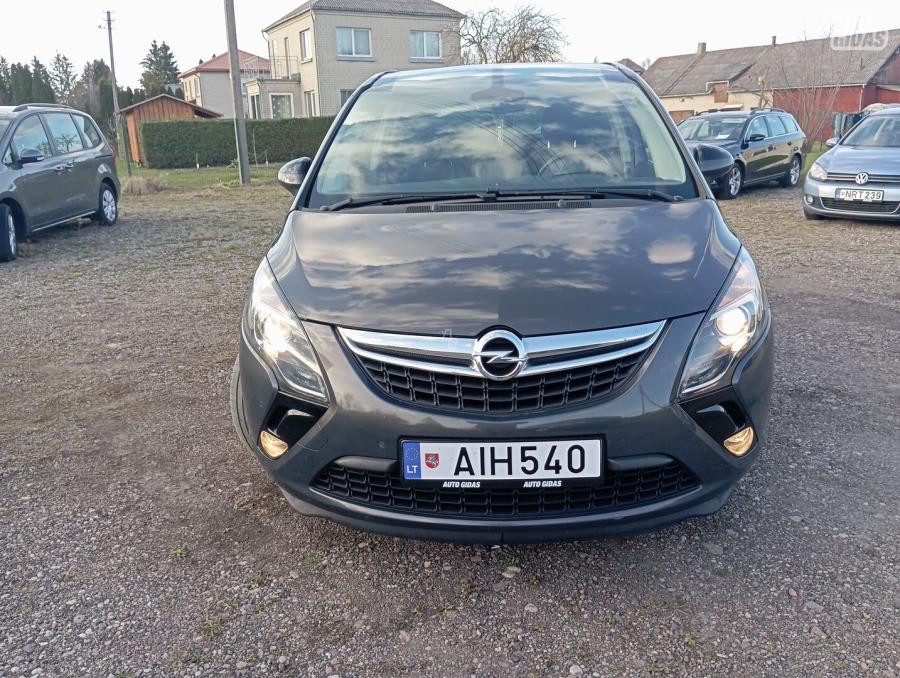 Grey Opel Zafira Tourer 2015 in Sakiai, with an engine capacity of 1.60 L and mileage of 241 thousand km for 5500 €, photo 3 on AUTOMOTO.COM.LV