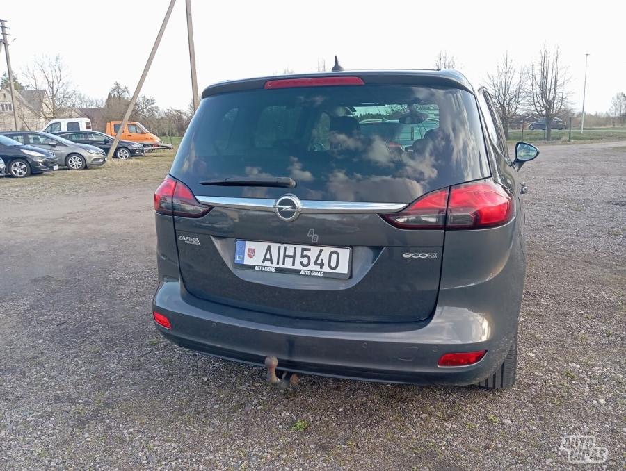 Grey Opel Zafira Tourer 2015 in Sakiai, with an engine capacity of 1.60 L and mileage of 241 thousand km for 5500 €, photo 6 on AUTOMOTO.COM.LV