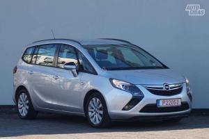 Grey Opel Zafira Tourer 2015 in Kedainiai, with an engine capacity of 2.00 L and mileage of 203 thousand km for 5250 €, photo 3 on AUTOMOTO.COM.LV
