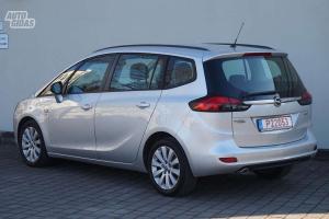 Grey Opel Zafira Tourer 2015 in Kedainiai, with an engine capacity of 2.00 L and mileage of 203 thousand km for 5250 €, photo 5 on AUTOMOTO.COM.LV