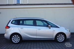 Grey Opel Zafira Tourer 2015 in Kedainiai, with an engine capacity of 2.00 L and mileage of 203 thousand km for 5250 €, photo 7 on AUTOMOTO.COM.LV