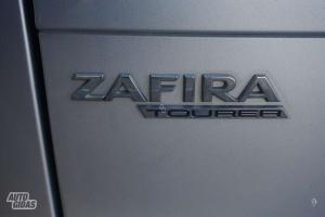 Grey Opel Zafira Tourer 2015 in Kedainiai, with an engine capacity of 2.00 L and mileage of 203 thousand km for 5250 €, photo 8 on AUTOMOTO.COM.LV