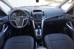 Grey Opel Zafira Tourer 2015 in Kedainiai, with an engine capacity of 2.00 L and mileage of 203 thousand km for 5250 €, photo 9 on AUTOMOTO.COM.LV
