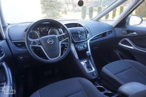 Grey Opel Zafira Tourer 2015 in Kedainiai, with an engine capacity of 2.00 L and mileage of 203 thousand km for 5250 €, photo 10 on AUTOMOTO.COM.LV