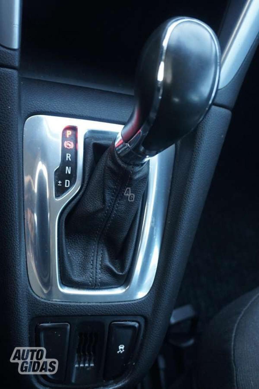 Grey Opel Zafira Tourer 2015 in Kedainiai, with an engine capacity of 2.00 L and mileage of 203 thousand km for 5250 €, photo 17 on AUTOMOTO.COM.LV