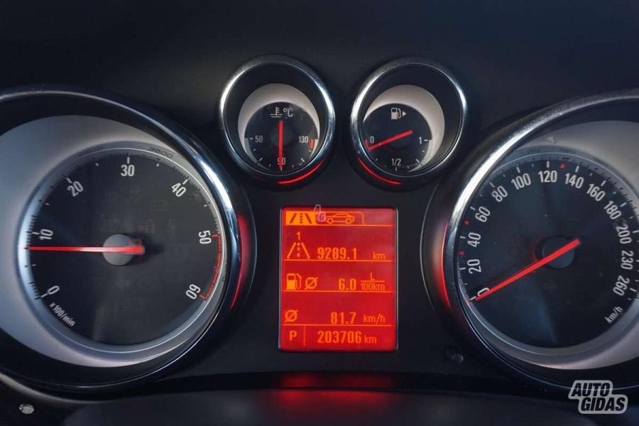 Grey Opel Zafira Tourer 2015 in Kedainiai, with an engine capacity of 2.00 L and mileage of 203 thousand km for 5250 €, photo 24 on AUTOMOTO.COM.LV