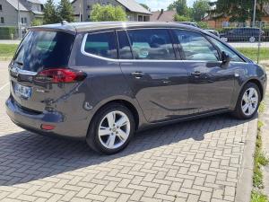 Grey Opel Zafira Tourer 2015 in Taurage, with an engine capacity of 1.60 L and mileage of 223 thousand km for 5400 €, photo 5 on AUTOMOTO.COM.LV