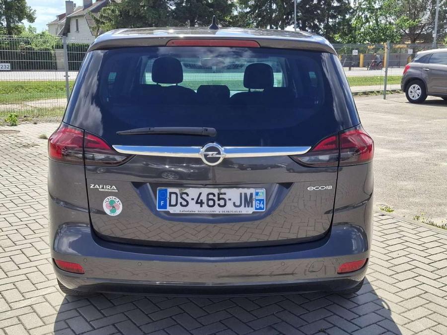 Grey Opel Zafira Tourer 2015 in Taurage, with an engine capacity of 1.60 L and mileage of 223 thousand km for 5400 €, photo 6 on AUTOMOTO.COM.LV