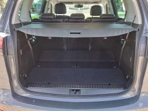 Grey Opel Zafira Tourer 2015 in Taurage, with an engine capacity of 1.60 L and mileage of 223 thousand km for 5400 €, photo 8 on AUTOMOTO.COM.LV