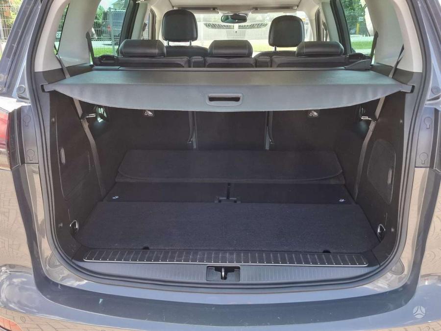 Grey Opel Zafira Tourer 2015 in Taurage, with an engine capacity of 1.60 L and mileage of 223 thousand km for 5400 €, photo 8 on AUTOMOTO.COM.LV