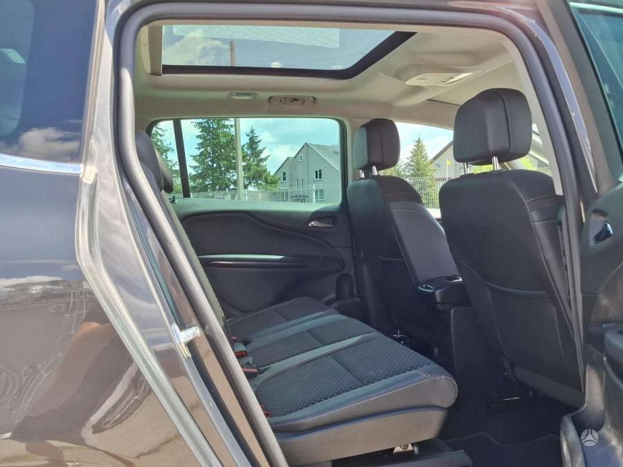 Grey Opel Zafira Tourer 2015 in Taurage, with an engine capacity of 1.60 L and mileage of 223 thousand km for 5400 €, photo 11 on AUTOMOTO.COM.LV