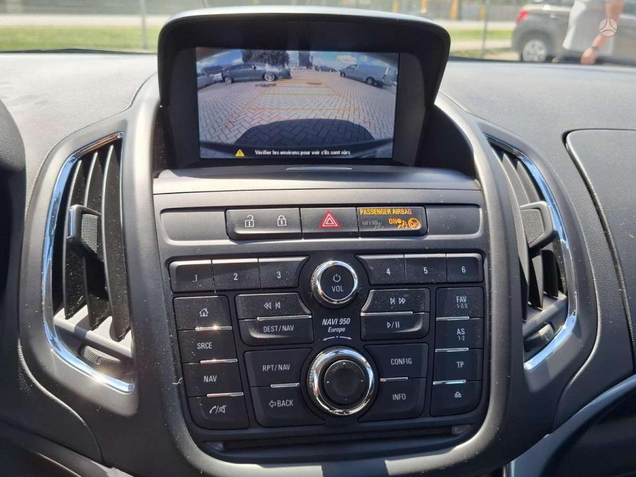 Grey Opel Zafira Tourer 2015 in Taurage, with an engine capacity of 1.60 L and mileage of 223 thousand km for 5400 €, photo 15 on AUTOMOTO.COM.LV