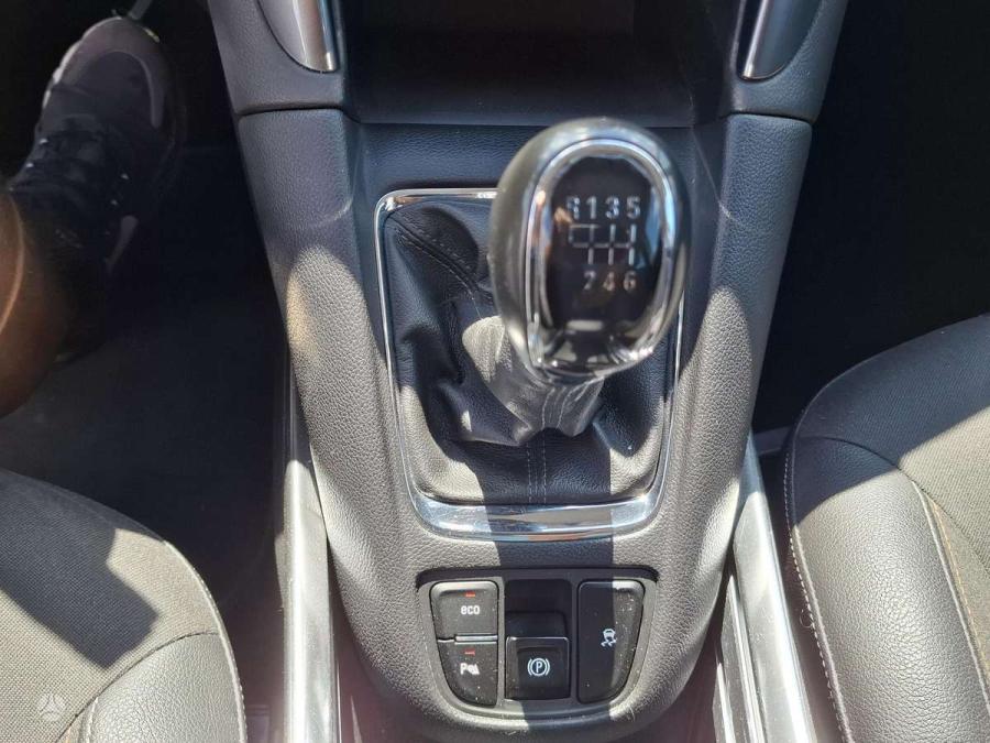 Grey Opel Zafira Tourer 2015 in Taurage, with an engine capacity of 1.60 L and mileage of 223 thousand km for 5400 €, photo 18 on AUTOMOTO.COM.LV