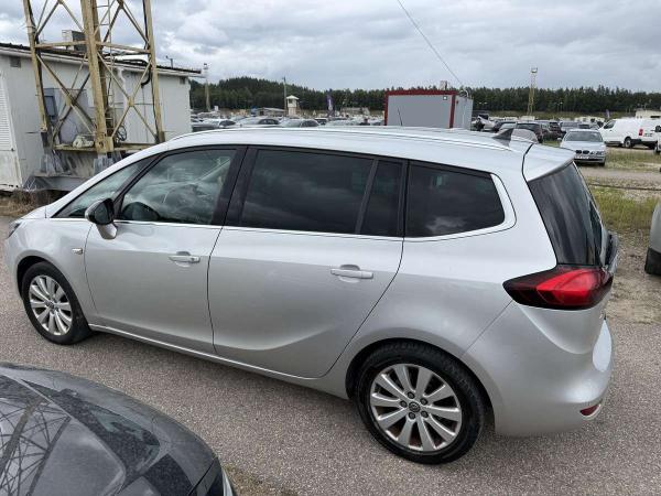 Серый Опель Zafira Tourer 2015 в Вильнюс, объемом двигателя 1.60 л и пробегом 270 тыс. км за 5400 €, фото 9 на AUTOMOTO.COM.LV