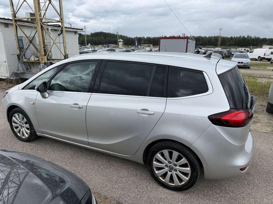 Pelēks Opel Zafira Tourer 2015 Viļņa, ar dzinēja tilpumu 1.60 L un nobraukumu 270 tūkst. km par 5400 €, foto 10 vietnē AUTOMOTO.COM.LV