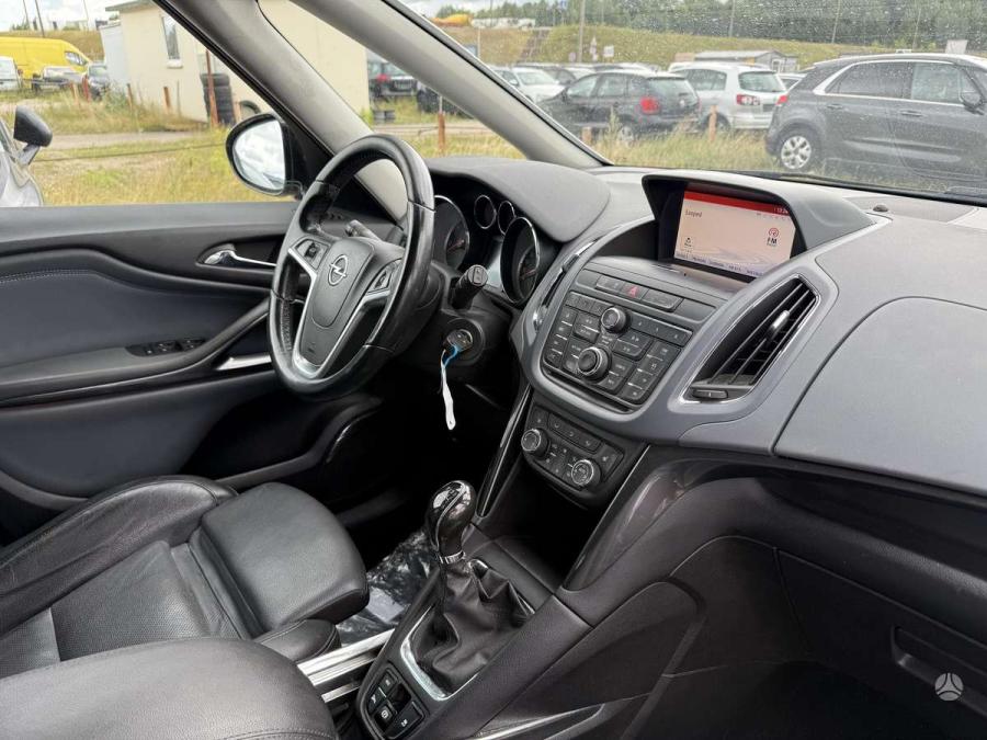 Pelēks Opel Zafira Tourer 2015 Viļņa, ar dzinēja tilpumu 1.60 L un nobraukumu 270 tūkst. km par 5400 €, foto 12 vietnē AUTOMOTO.COM.LV