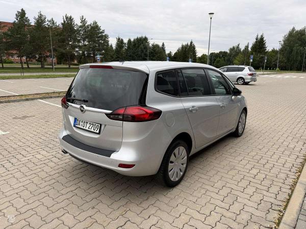 Pelēks Opel Zafira Tourer 2015 Panevēža, ar dzinēja tilpumu 1.96 L un nobraukumu 211 tūkst. km par 6900 €, foto 3 vietnē AUTOMOTO.COM.LV
