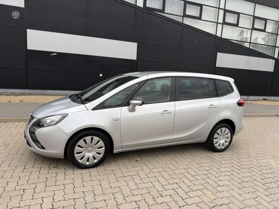 Серый Опель Zafira Tourer 2015 в Паневежис, объемом двигателя 1.96 л и пробегом 211 тыс. км за 6900 €, фото 5 на AUTOMOTO.COM.LV