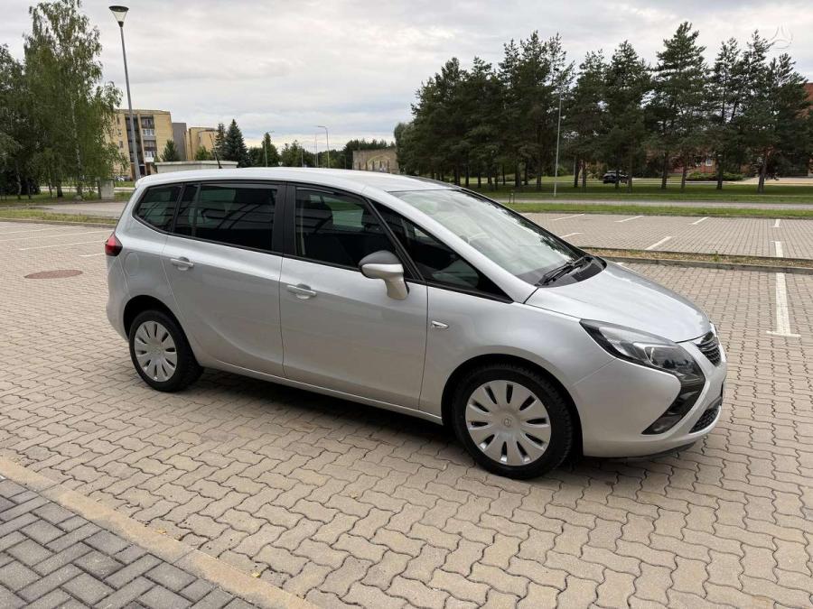 Серый Опель Zafira Tourer 2015 в Паневежис, объемом двигателя 1.96 л и пробегом 211 тыс. км за 6900 €, фото 8 на AUTOMOTO.COM.LV