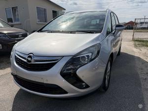 Grey Opel Zafira Tourer 2015 in Vilnius, with an engine capacity of 1.60 L and mileage of 274 thousand km for 4600 €, photo 3 on AUTOMOTO.COM.LV