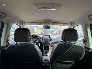 Grey Opel Zafira Tourer 2015 in Vilnius, with an engine capacity of 1.60 L and mileage of 274 thousand km for 4600 €, photo 4 on AUTOMOTO.COM.LV