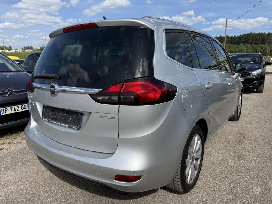 Grey Opel Zafira Tourer 2015 in Vilnius, with an engine capacity of 1.60 L and mileage of 274 thousand km for 4600 €, photo 6 on AUTOMOTO.COM.LV