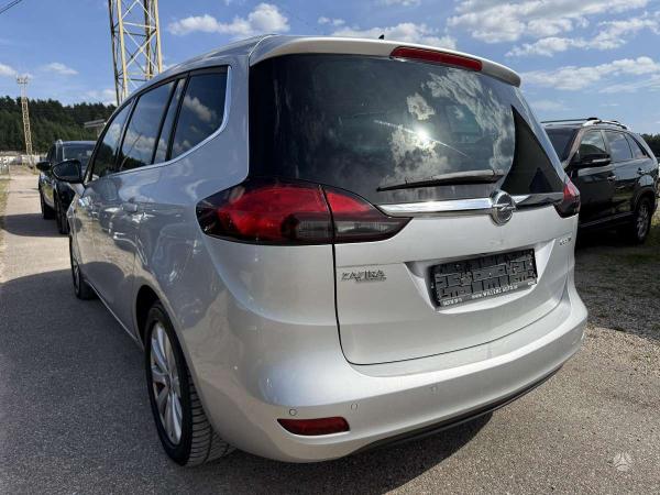 Grey Opel Zafira Tourer 2015 in Vilnius, with an engine capacity of 1.60 L and mileage of 274 thousand km for 4600 €, photo 6 on AUTOMOTO.COM.LV