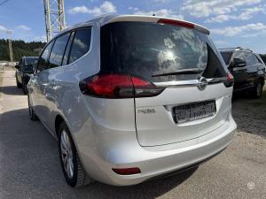 Grey Opel Zafira Tourer 2015 in Vilnius, with an engine capacity of 1.60 L and mileage of 274 thousand km for 4600 €, photo 7 on AUTOMOTO.COM.LV
